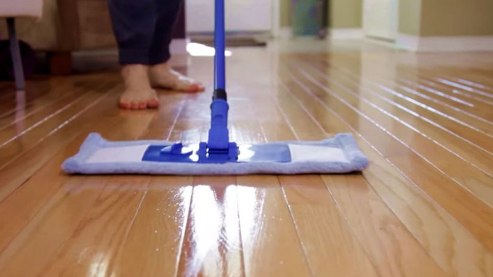 How to Restore Shine to Dull Laminate Floor?